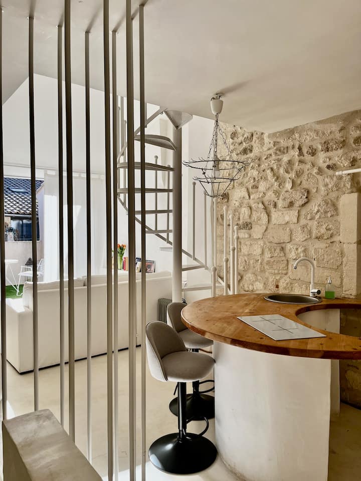 Appartement Avec La Terrasse Au Centre De St.rémy - Saint-Rémy-de-Provence