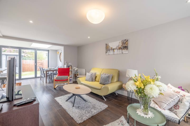 Central Windsor, 5 Mins To Legoland, Driveway - Slough