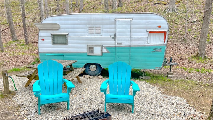 Vintage Shasta Camper "Wanda" - Campers/RVs for Rent in Nashville ...