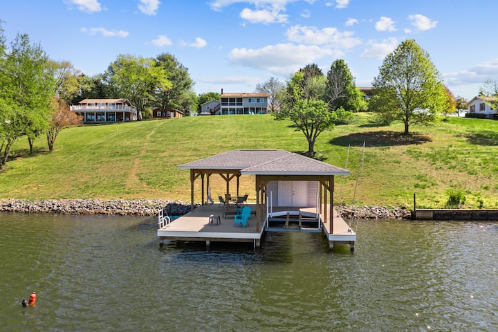 A Little Heaven On The Lake - Lake Anna, VA