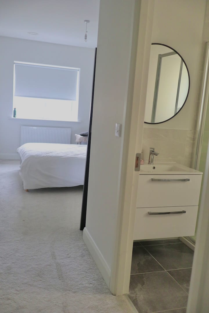 Private En-suite Room In A Friendly Home - Malahide