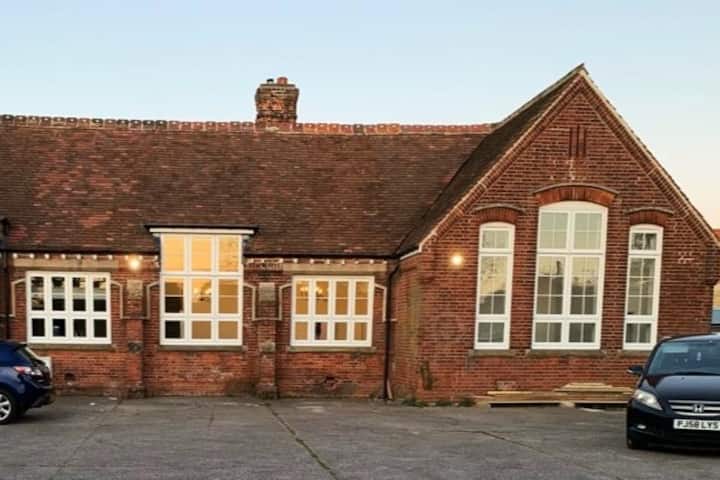 5 Bedroom/5 Bathroom Old School Halls - Holt