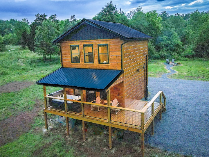 Super Private Couples Getaway-huge Yard, Hot Tub! - Sevierville, TN