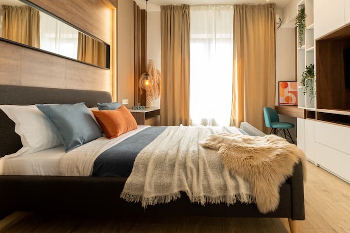 Live In Style: Spacious 2br Apt At Piata Romana - Bucarest