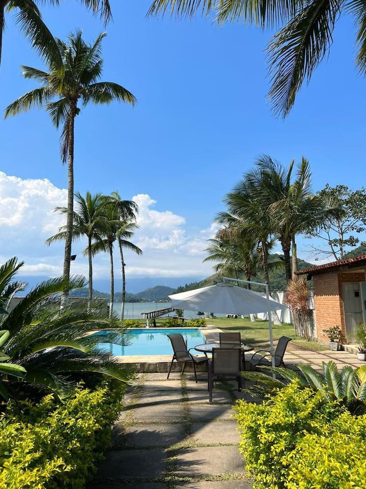 Casa Em Angra Dos Reis Em Frente A Praia - Angra dos Reis