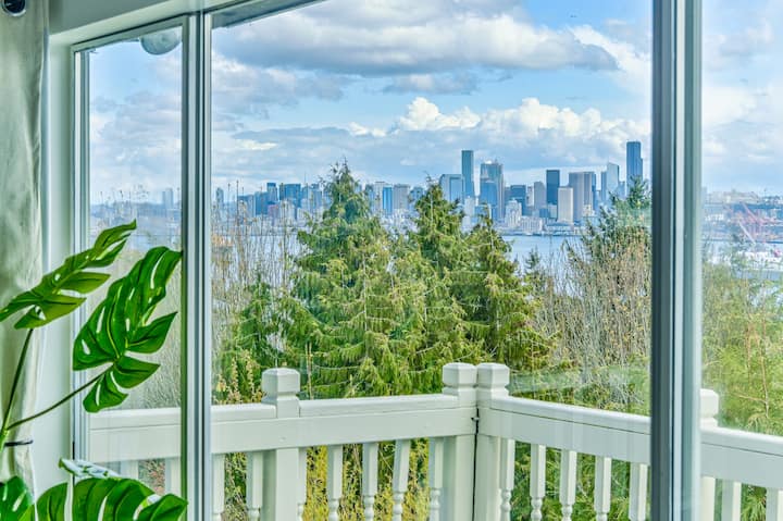 Seattle Skyline Retreat-sleeps16 - Seattle, WA