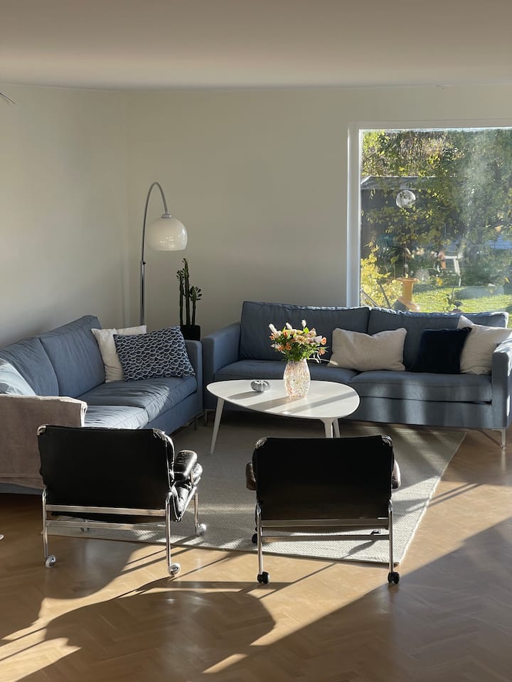 Sjönära Villa Med Stor Tomt - Haninge