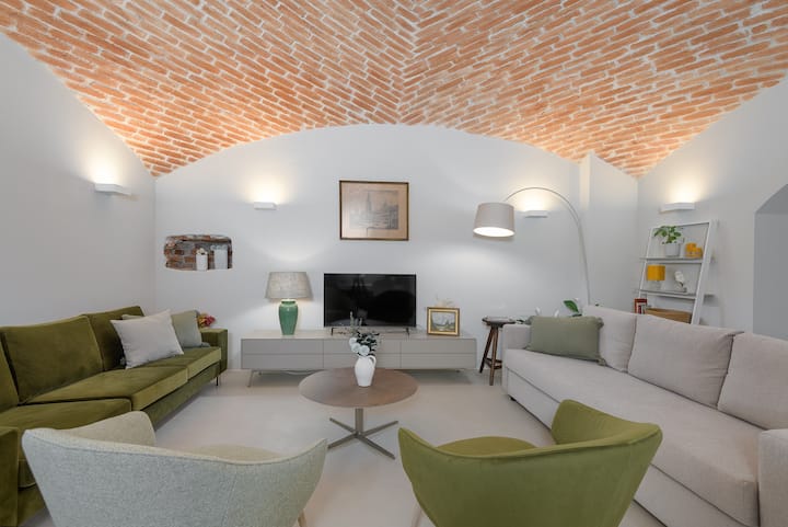 Exklusiv: Historisches Apartment Mit Deckengewölbe - Munich