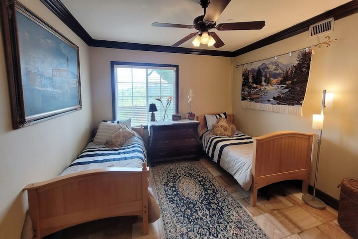 Private First Floor Bedroom - Encinitas, CA
