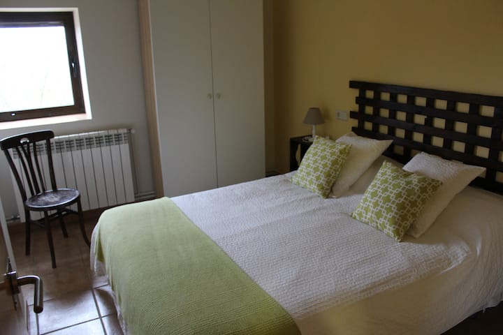 Castell De Ceuró - Hotel Rural / A2. La Salada - Oliana