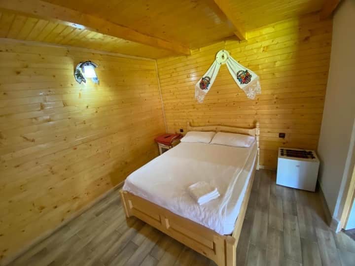 Cabana Din Livadă - Poienile de sub Munte