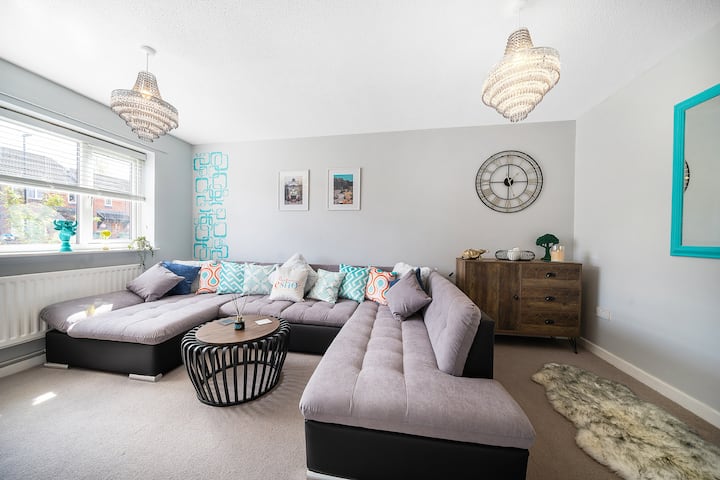 3 Bd / Large Garden/ Driveway /Sleeps 8 / 1.5 Bath - Coventry