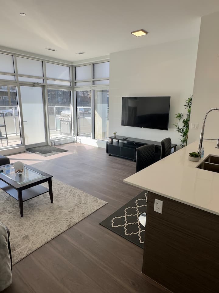 Luxury 1br Suite, 10 Ft Ceiling, 5 Mins From Dt - Edmonton