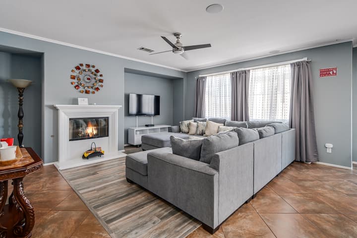 West Palmdale Home
5br/4.5ba - Palmdale, CA