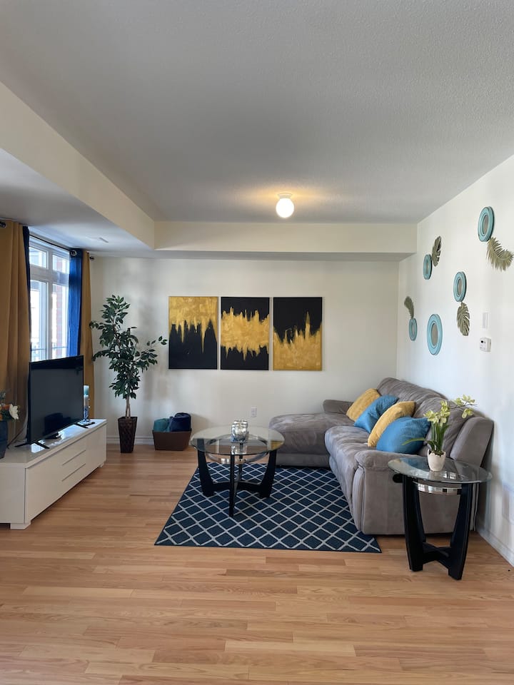 New Modern Condo In Pickering - Pickering
