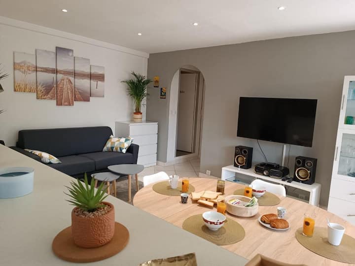 50m2 Plein Centre Au Calme Et Proche Mer Et Marché - Fréjus