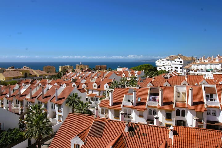 High Standard Apt. With Amazing Views! - Estepona