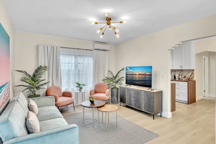 Calle Ocho Two-bedroom Apartment - Miami
