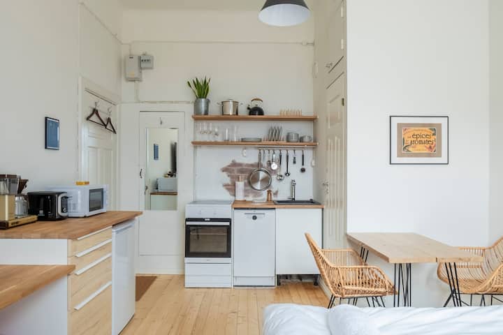Rest Chic Studio In Jugend House - Helsinki
