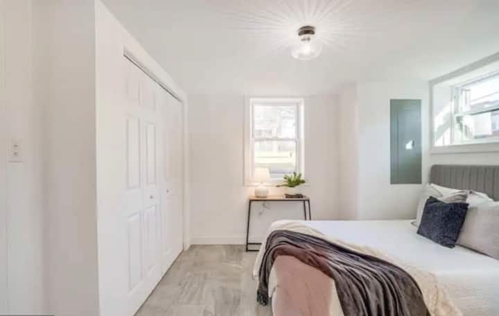 Bright And Spacious Bottom Unit - Washington DC