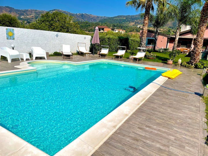 Mari & Mari …Oasy Di Relax Con Piscina - Capo d'Orlando