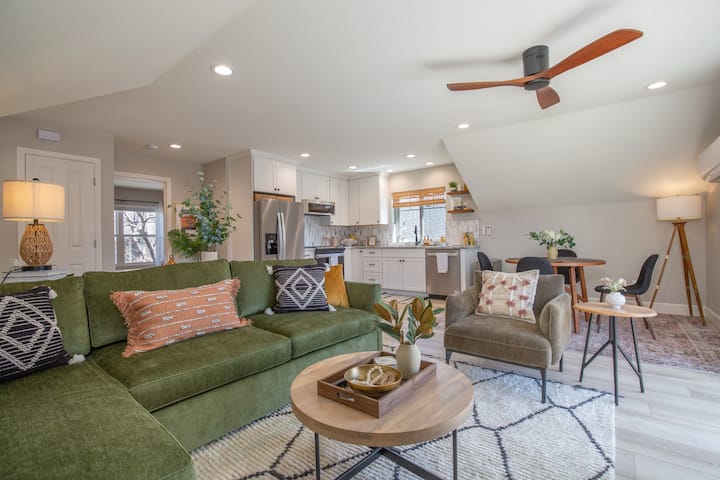 Modern Midtown Loft Walk Everywhere! - Reno, NV