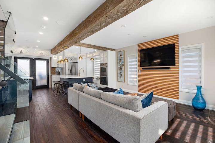 Modern & Rustic Dream House In Oshawa - Oshawa