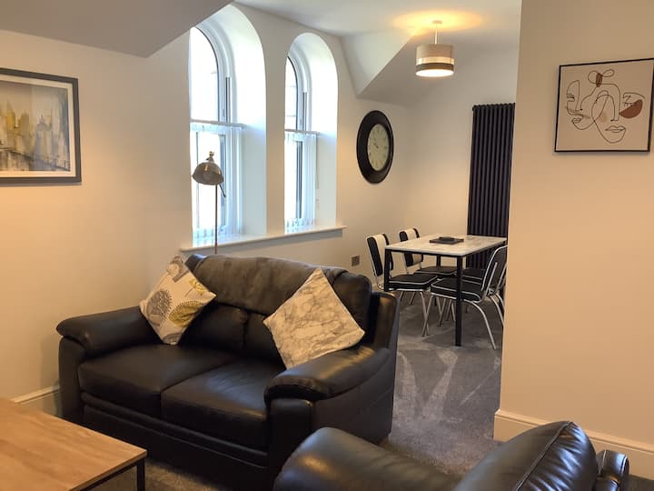 *New* Rock House 2 Bedroom Serviced Apartment 3 - Barrow-in-Furness
