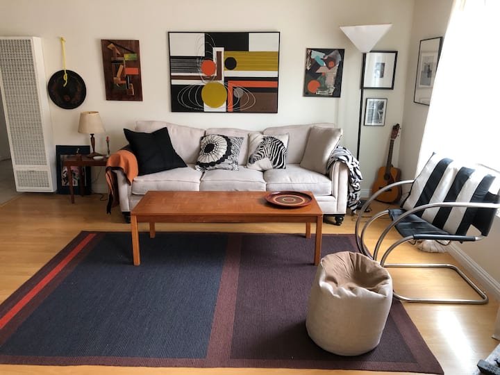 Art Filled Loft Like Space. - San Clemente, CA