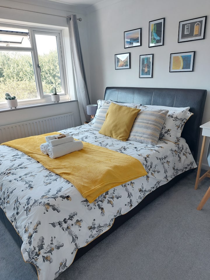 Contemporary Double Room - Brighton & Hove