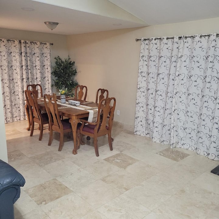 Private Room In Rialto - San Bernardino, CA