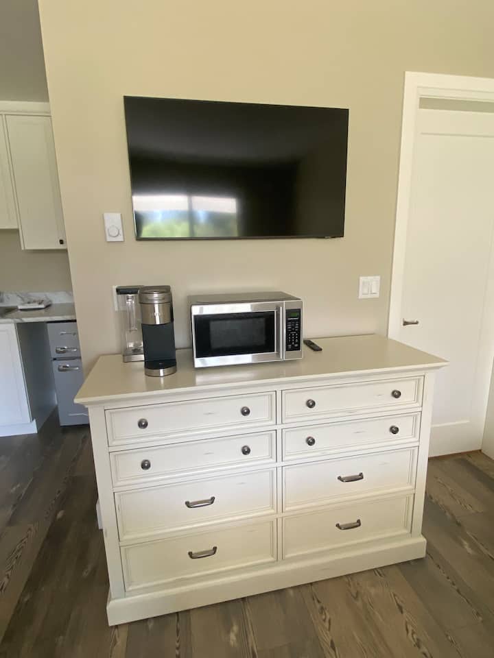 Country Studio In Abbotsford - One - Abbotsford