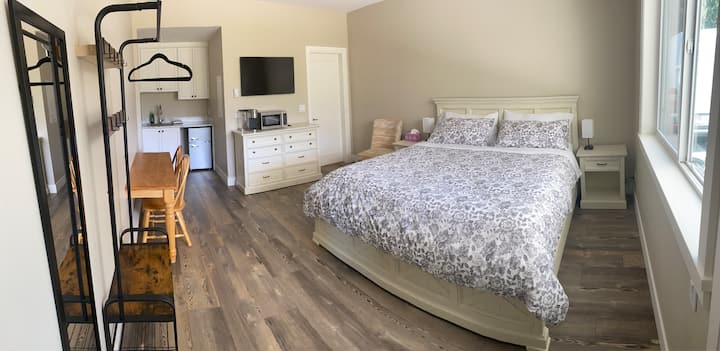 Country Studio In Abbotsford - One - Abbotsford