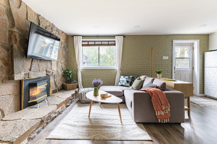 Free Parkinh/self Check-in/patio/king Bed/near Hwy - 