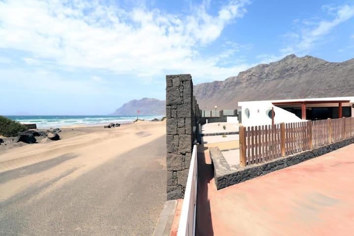 Best Beach House In Lanzarote - Lanzarote