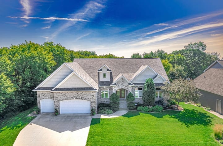 Serenity Hills Estate - Pine Island, MN