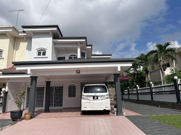 Kluang 4r4b 10 Pax 5000 Sf 5mins To City - Kluang