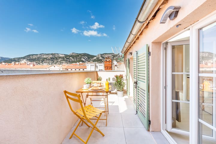 Roche 5 - Superbe Studio Avec Terrasse Et Sa Vue - Tolone