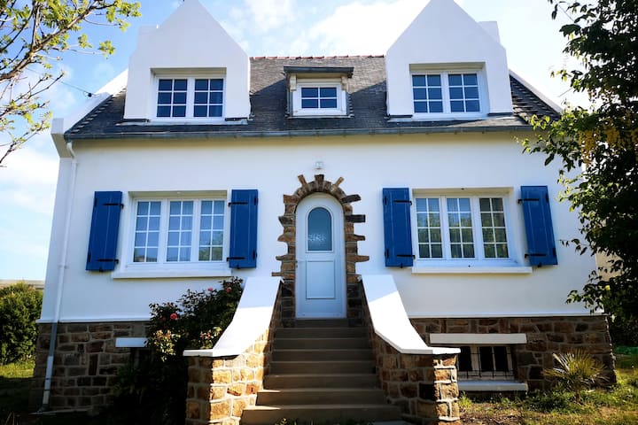 Maison à Proximité Immédiate Du Port Et Des Plages - Carantec