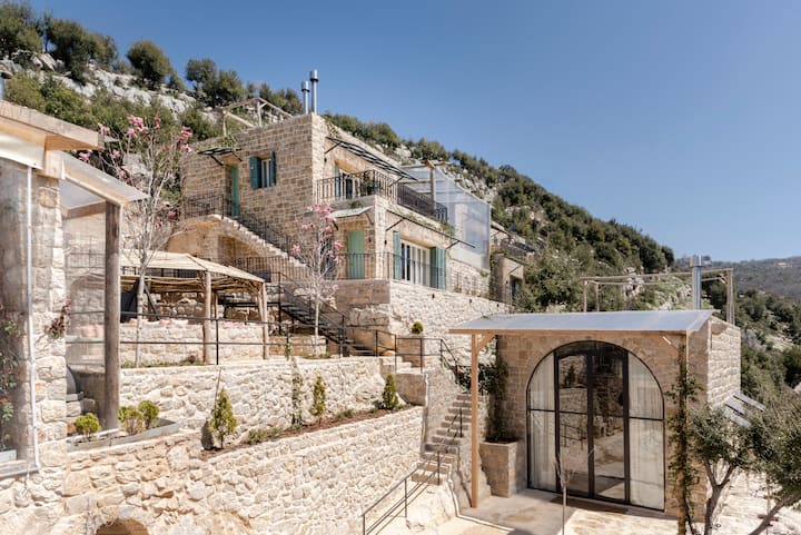 Full Guesthouse In Annaya - Private Pool & Jacuzzi - Lebanon