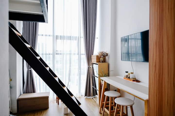 Cozy High Ceiling Loft (Fast Internet + Netflix) - Cebu