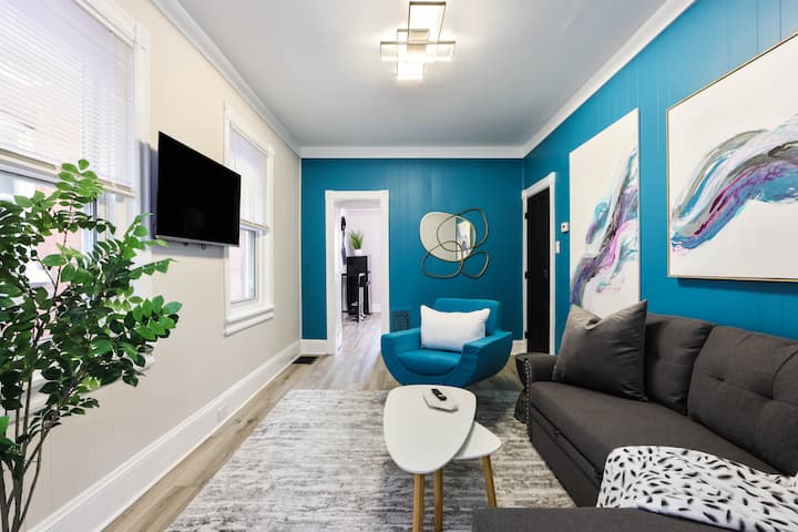 The Downtown Hive: Sleek Luxe Hideaway @ Main St! - Bethlehem, PA