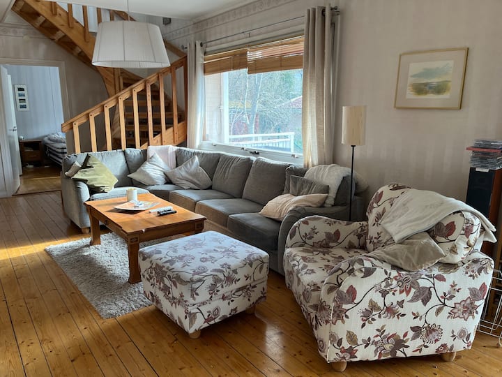 Stadsnära I Lugn Villaidyll 15 Min Stockholm City - Ekerö