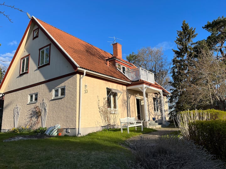 Stadsnära I Lugn Villaidyll 15 Min Stockholm City - Sollentuna