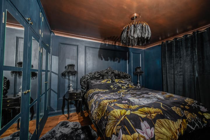 Unique Boudoir In West Sussex - Bognor Regis