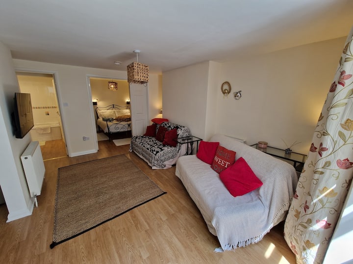 Private, Well Positioned Flat - Eastbourne
