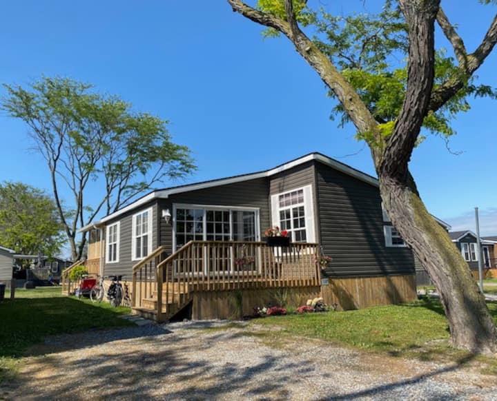 Niagara Delight Serene Escape For Family & Friends - Niagara-on-the-Lake