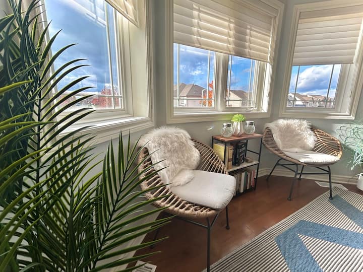 Bright Cozy 1-bedroom Guesthouse W/parking - Guelph