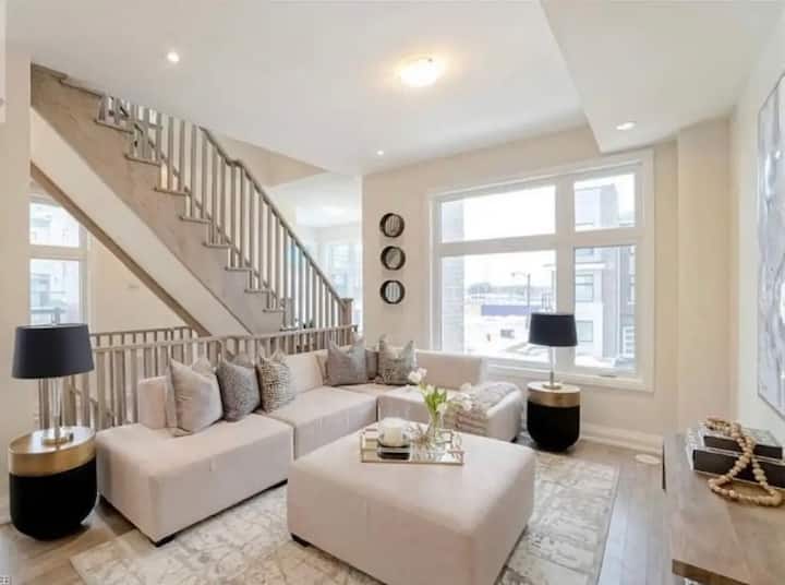 New Furnished Townhouse - Oakville