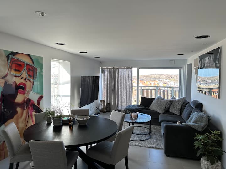 Modern Lägenhet Som Ligger Centralt Och Nära Havet - Kungshamn